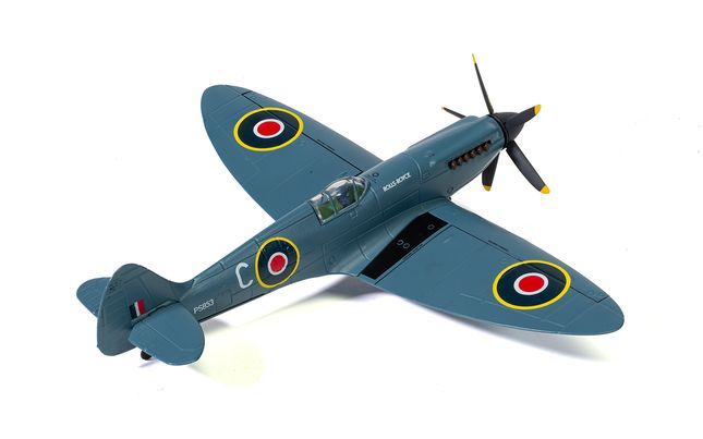 Corgi AA38708 Supermarine Spitfire PR.XIX - G-RRGN PS853 - Rolls Royce ...
